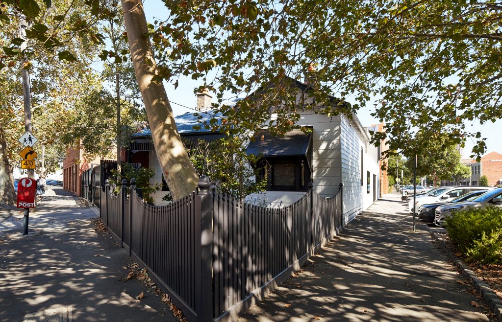 Gallery of Perimeter House by Studio Bright / The Local Project