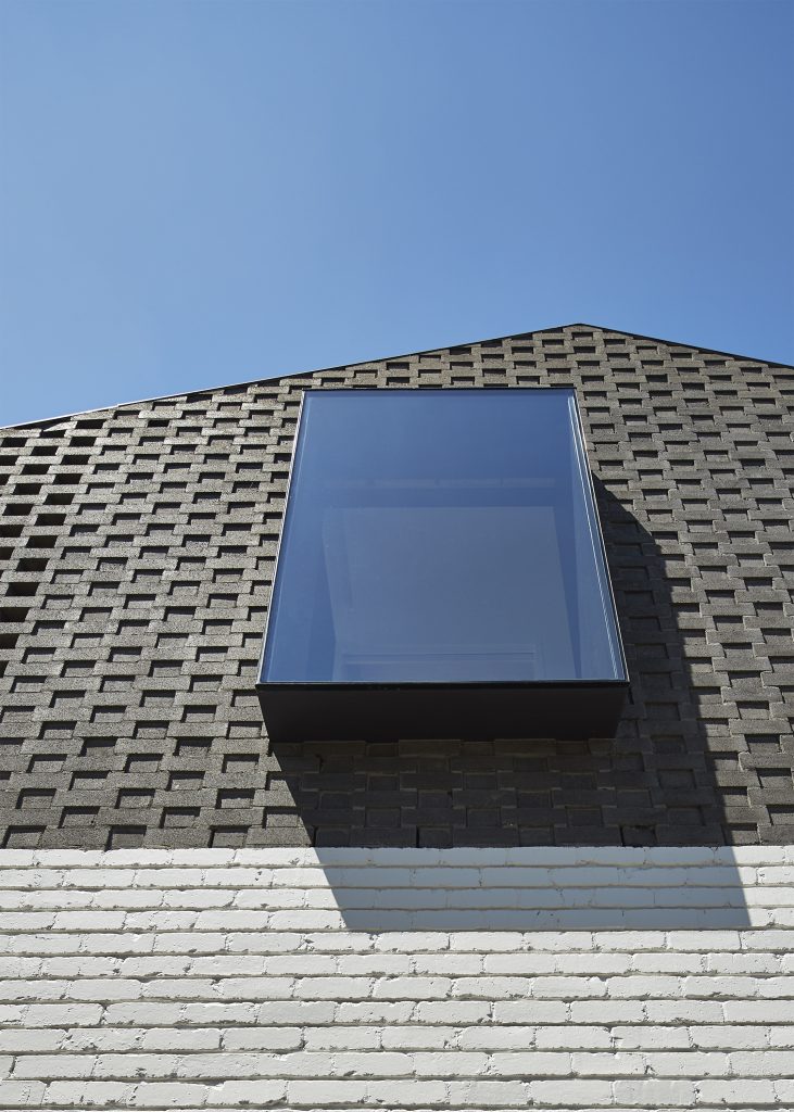 Gallery of Perimeter House by Studio Bright / The Local Project