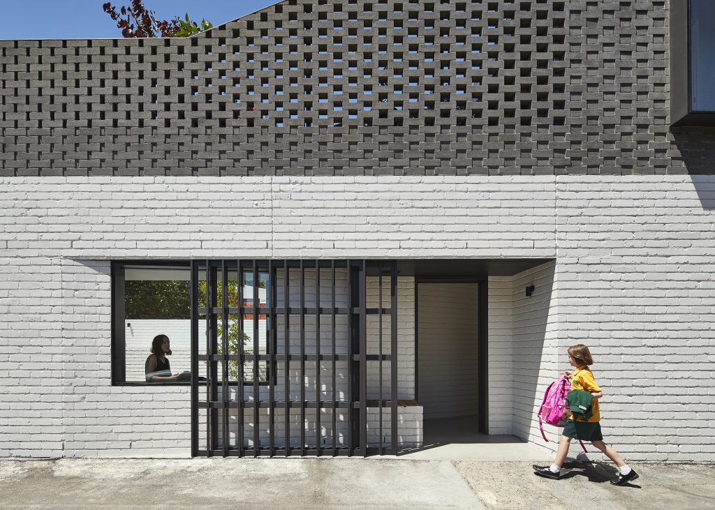 Gallery of Perimeter House by Studio Bright / The Local Project