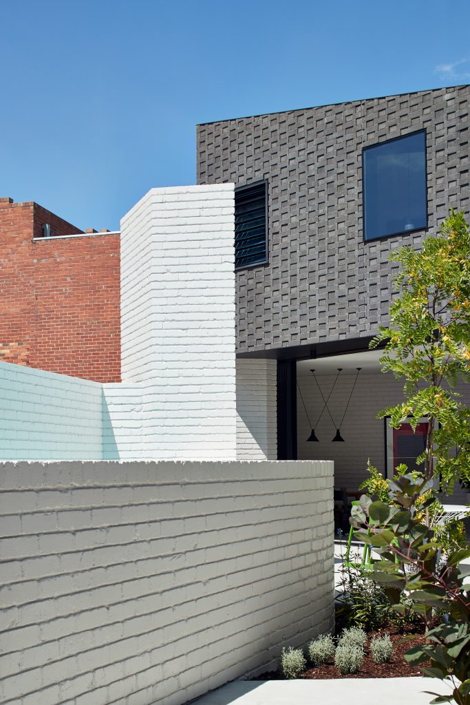 Gallery of Perimeter House by Studio Bright / The Local Project