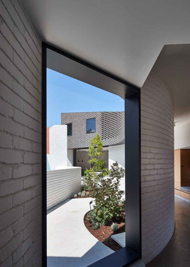 Gallery of Perimeter House by Studio Bright / The Local Project