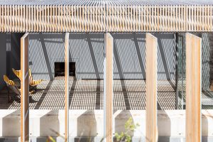 House on the Coast by Sean Godsell Architects - Humanity & Technology