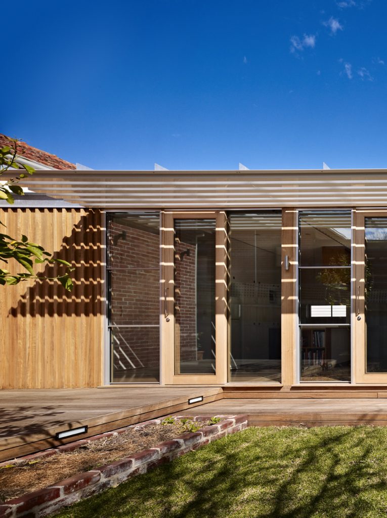 St Kilda Side Yard House by Andrew Child Architecture - Modern Architecture