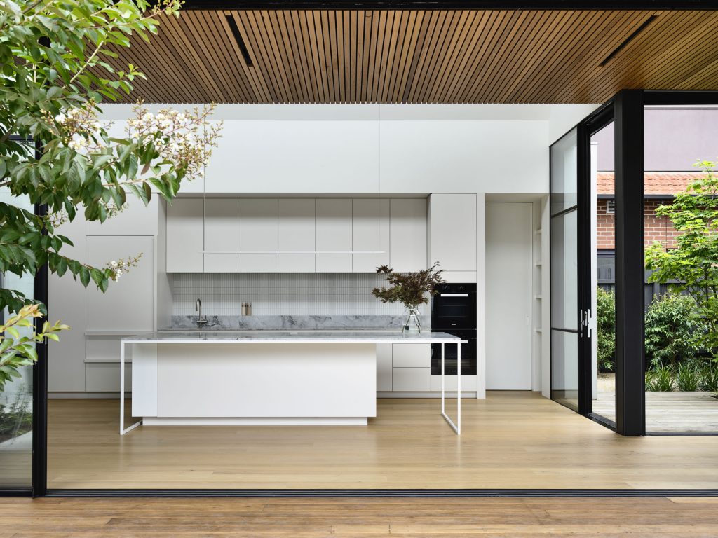 Moat’s Corner Window Systems by Thermeco - Architecture by Vibe Design ...