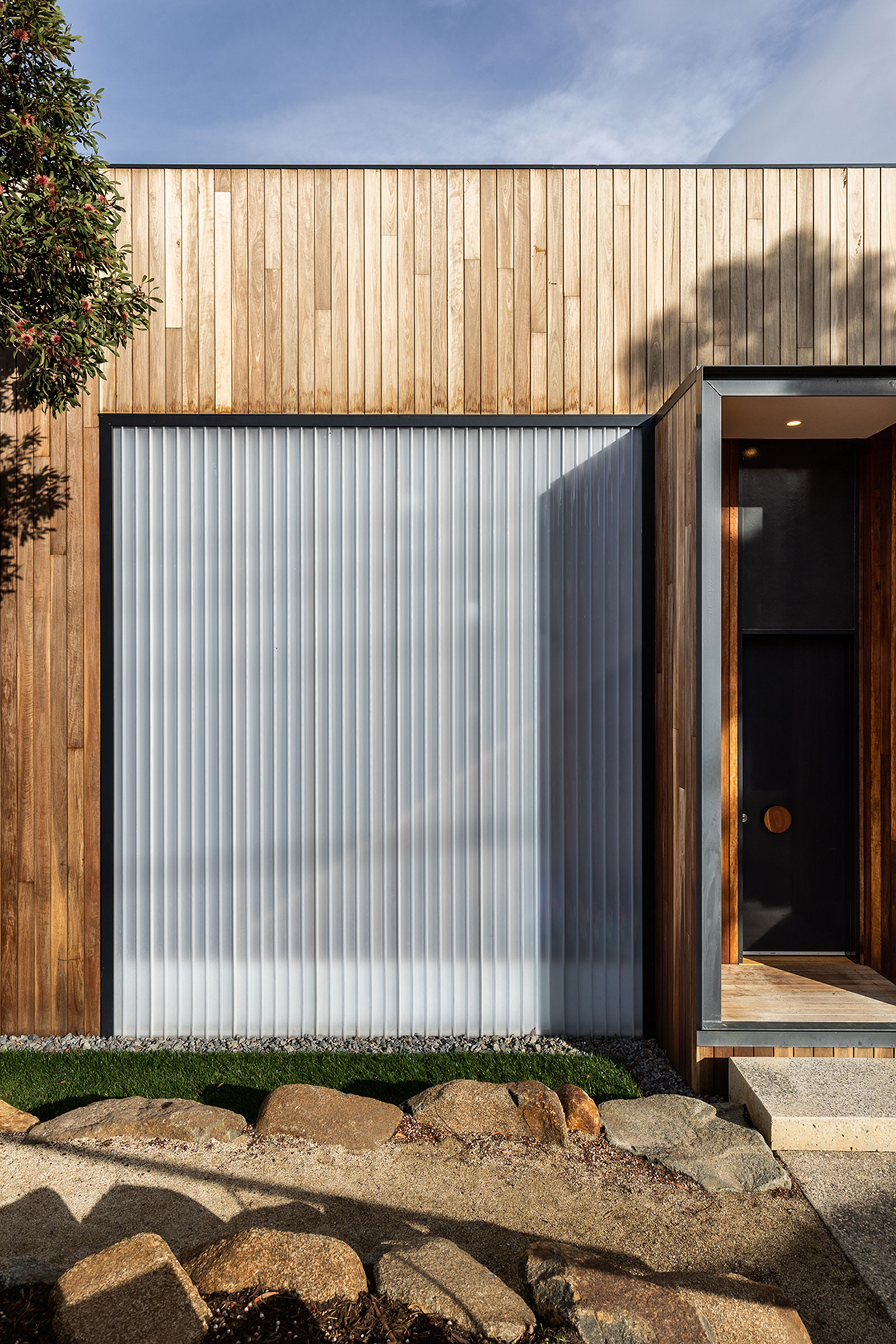 Midway Point House by Cumulus Studio - Project Feature - The Local Project