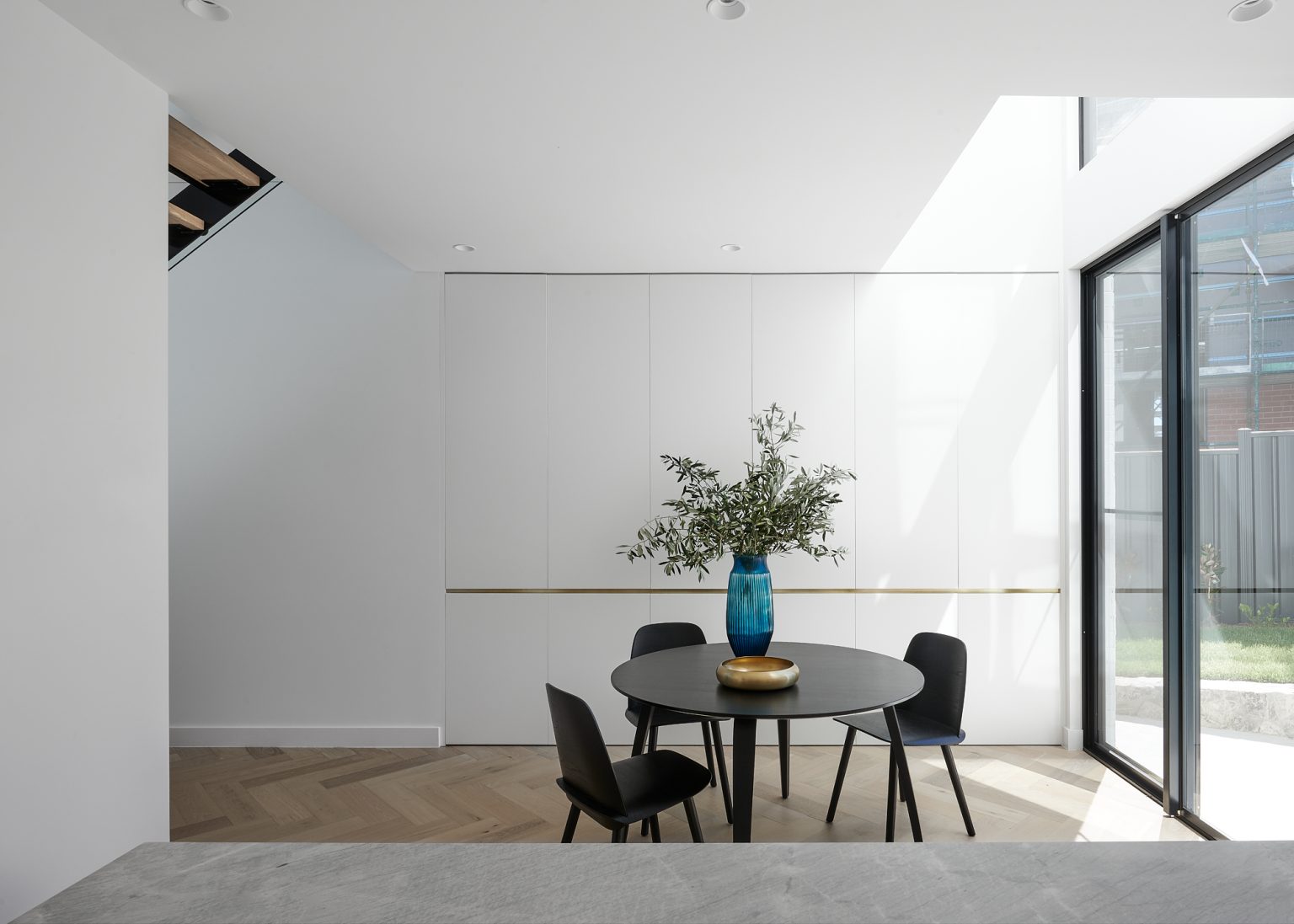 The Urban Bachelor Pad by MXM Design Studio - Project Gallery - The ...