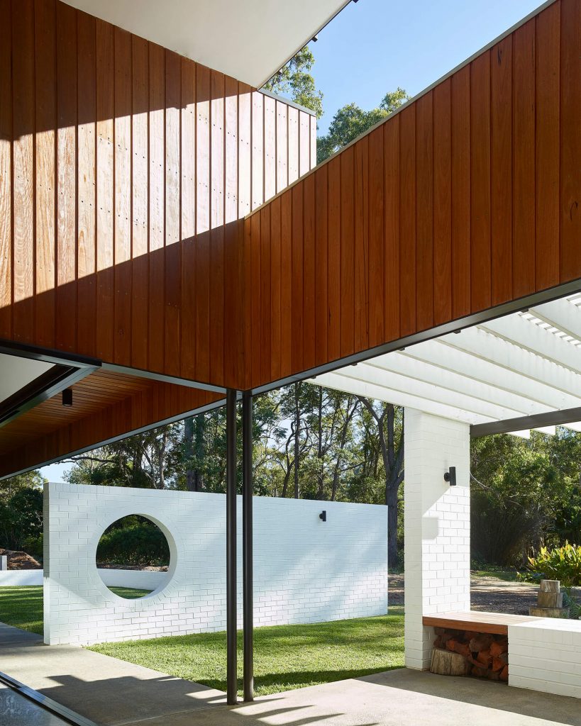 The Long House by Shaun Lockyer Architects - The Local Project