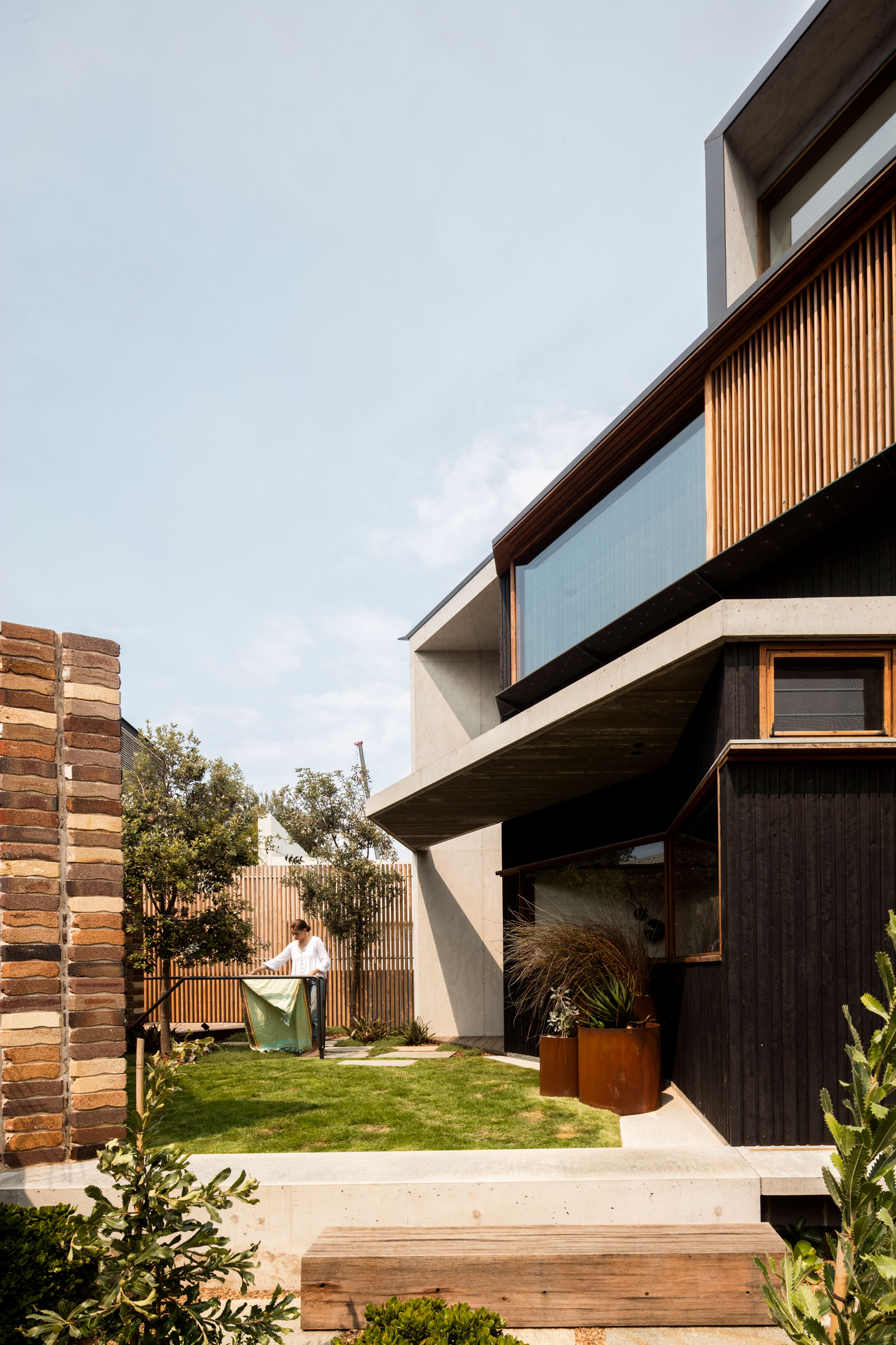 Breezeway House by David Boyle Architect - Project Feature - The Local ...