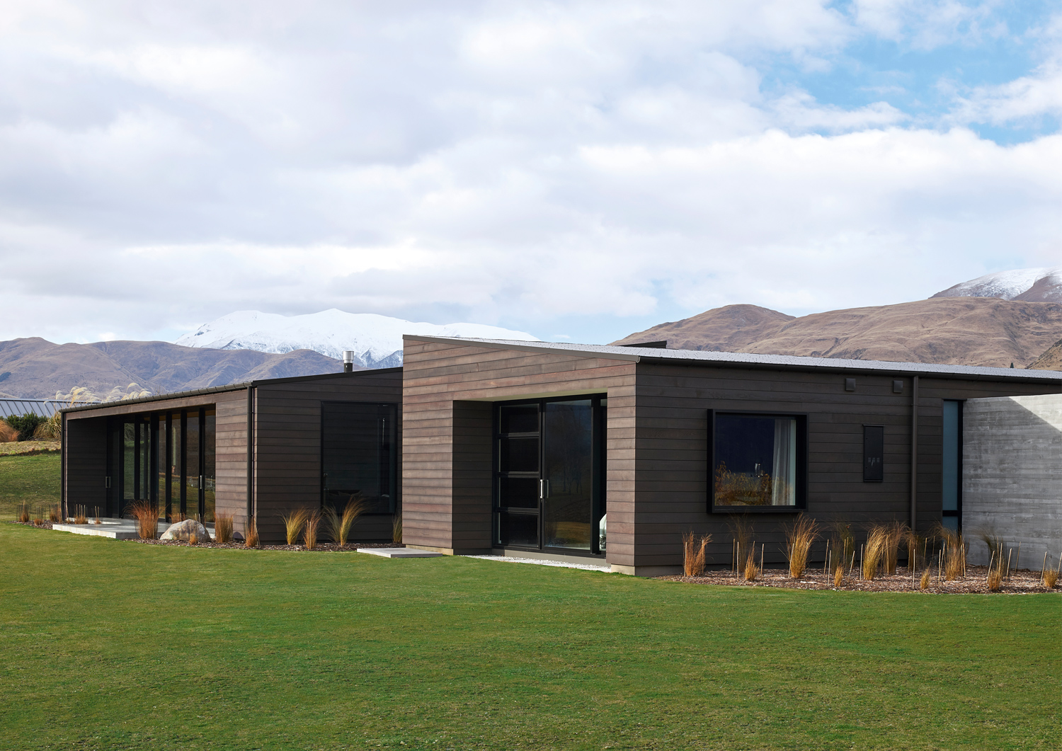 Bendemeer House by Ponting Fitzgerald Architects and Seagar Design ...