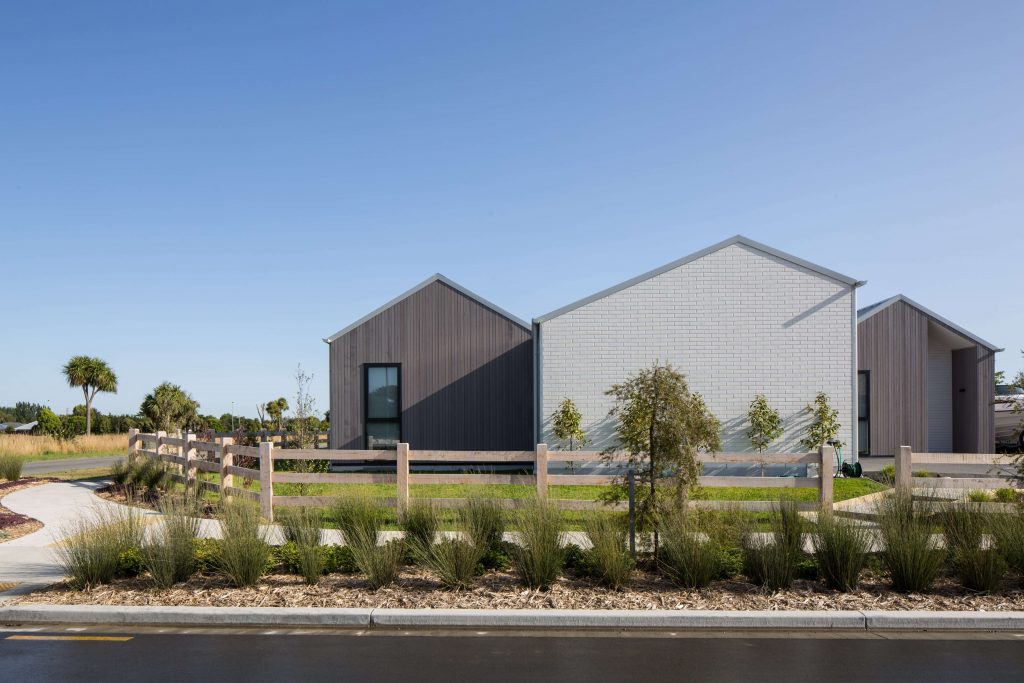 Triple Gable House by Phil Redmond Architecture & Urbanism - Project ...
