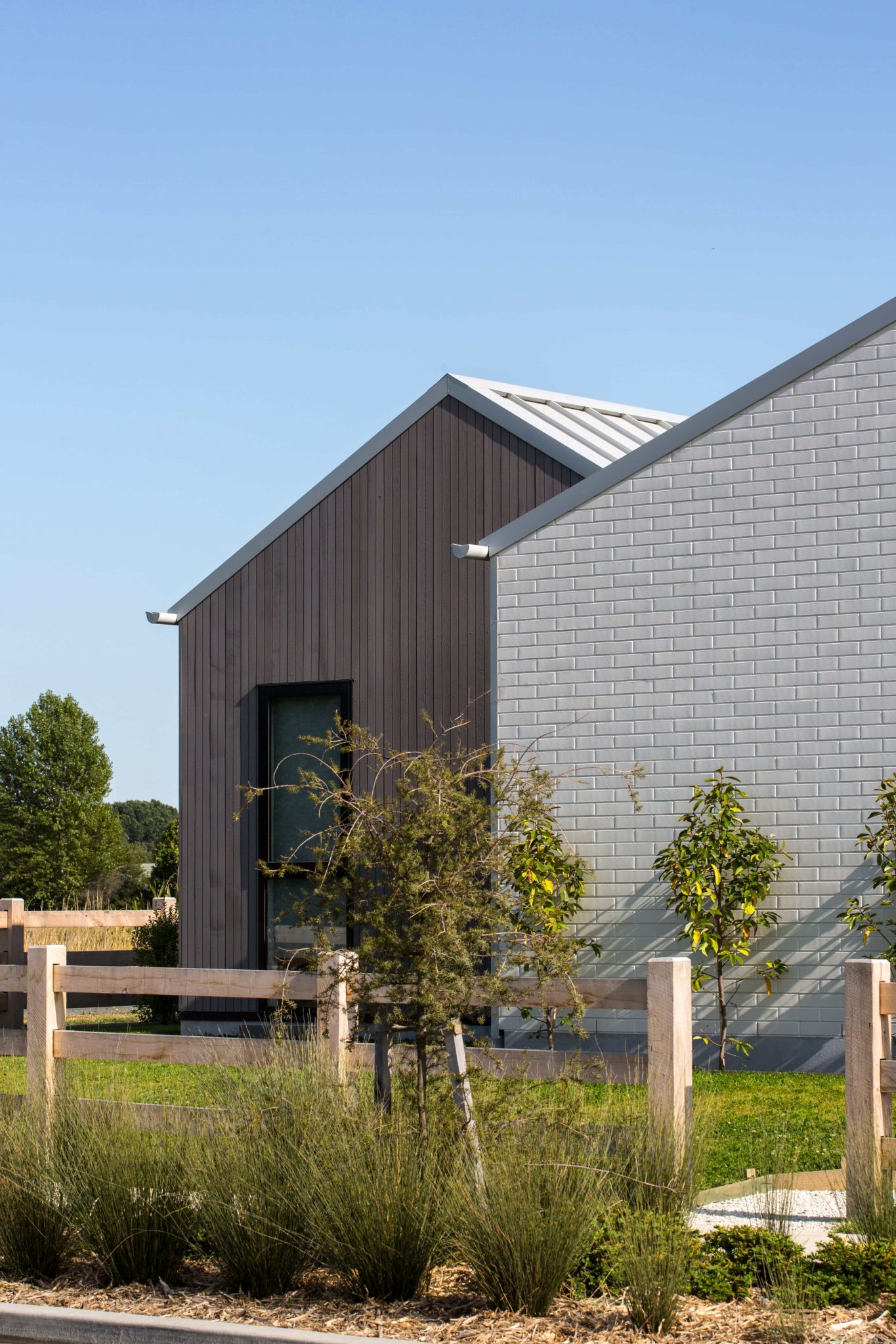 Triple Gable House by Phil Redmond Architecture & Urbanism - Project ...