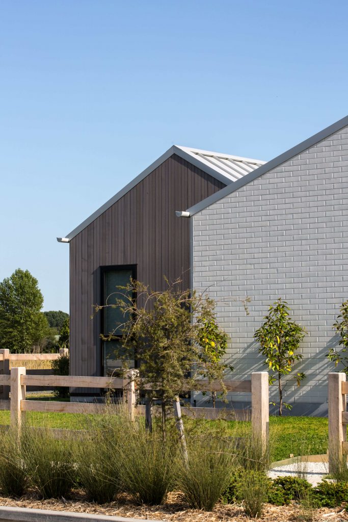 Triple Gable House by Phil Redmond Architecture & Urbanism - Project ...
