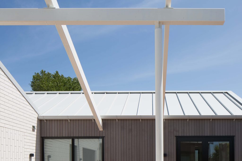 Triple Gable House by Phil Redmond Architecture & Urbanism - Project ...