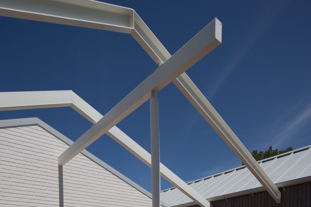 Triple Gable House by Phil Redmond Architecture & Urbanism - Project ...