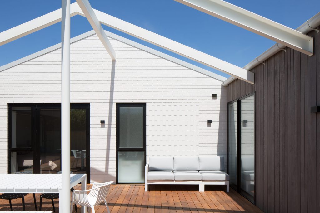 Triple Gable House by Phil Redmond Architecture & Urbanism - Project ...