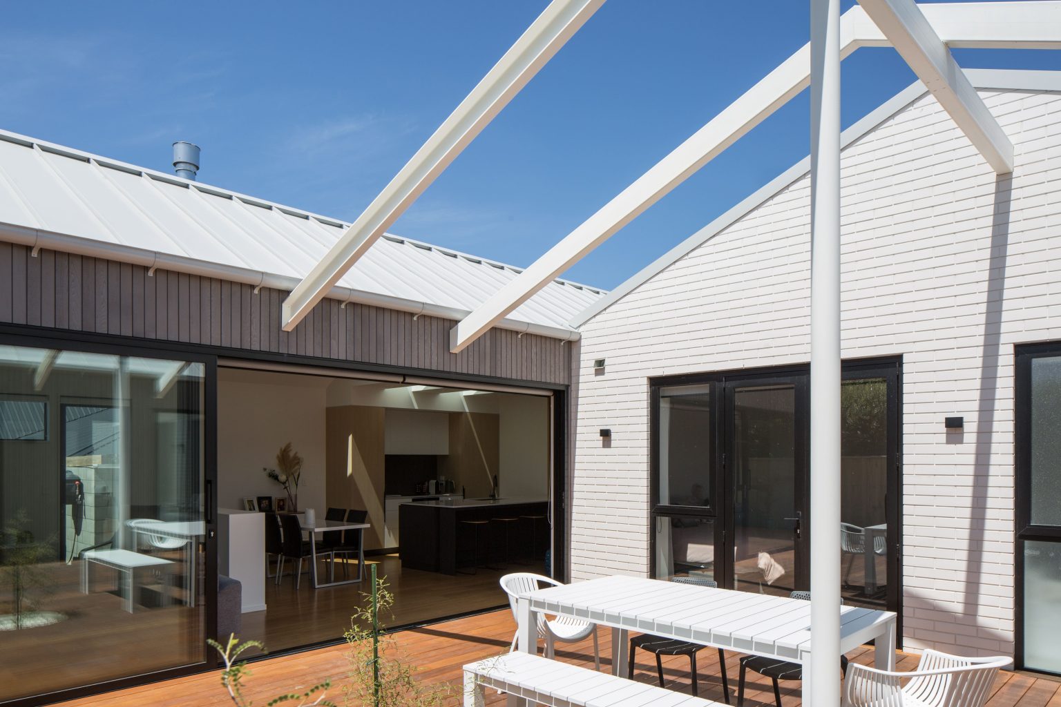 Triple Gable House by Phil Redmond Architecture & Urbanism - Project ...