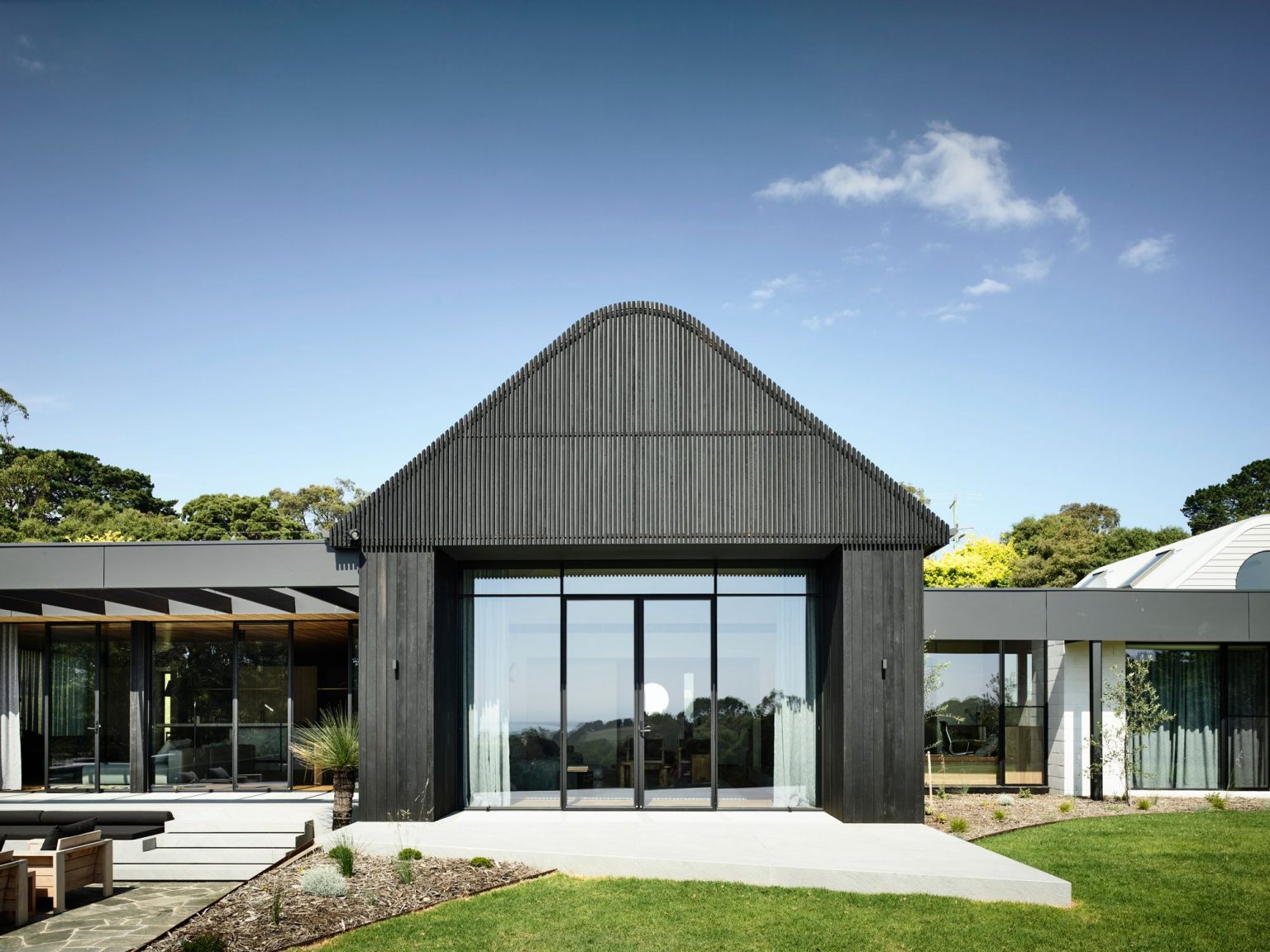 Main Ridge by Chamberlain Architects - Issue 06 Feature - The Local Project
