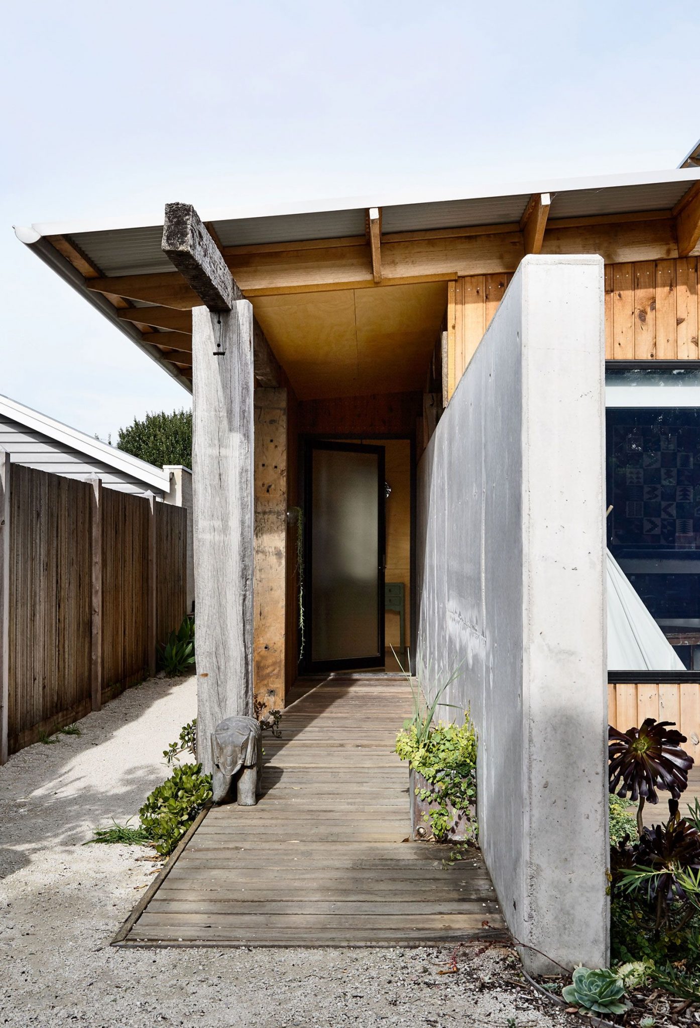 Divided House by JCB Architects - Project Feature - The Local Project