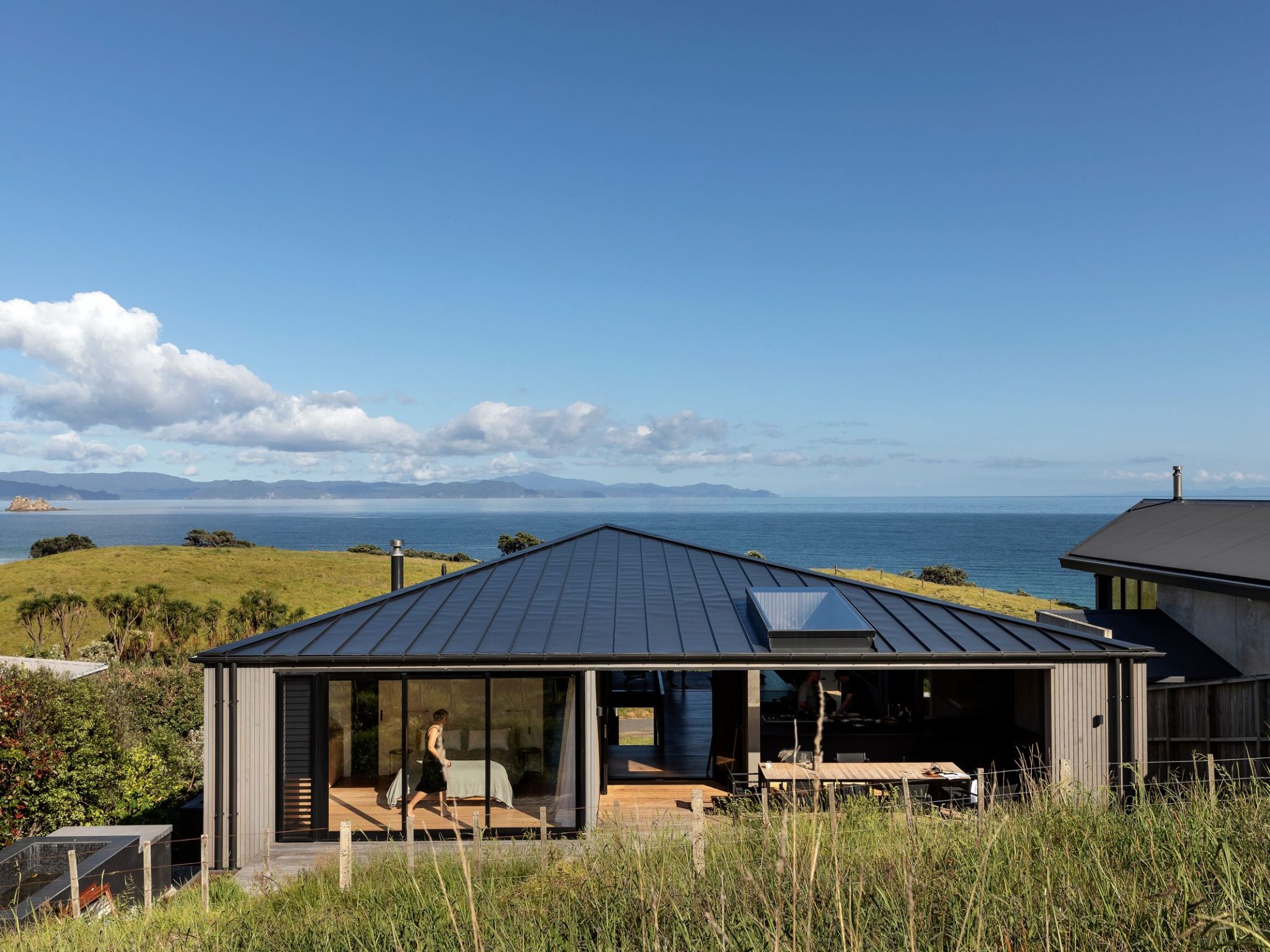 Hill to Horizon by Lloyd Hartley Architects and Studio Brick Architects ...