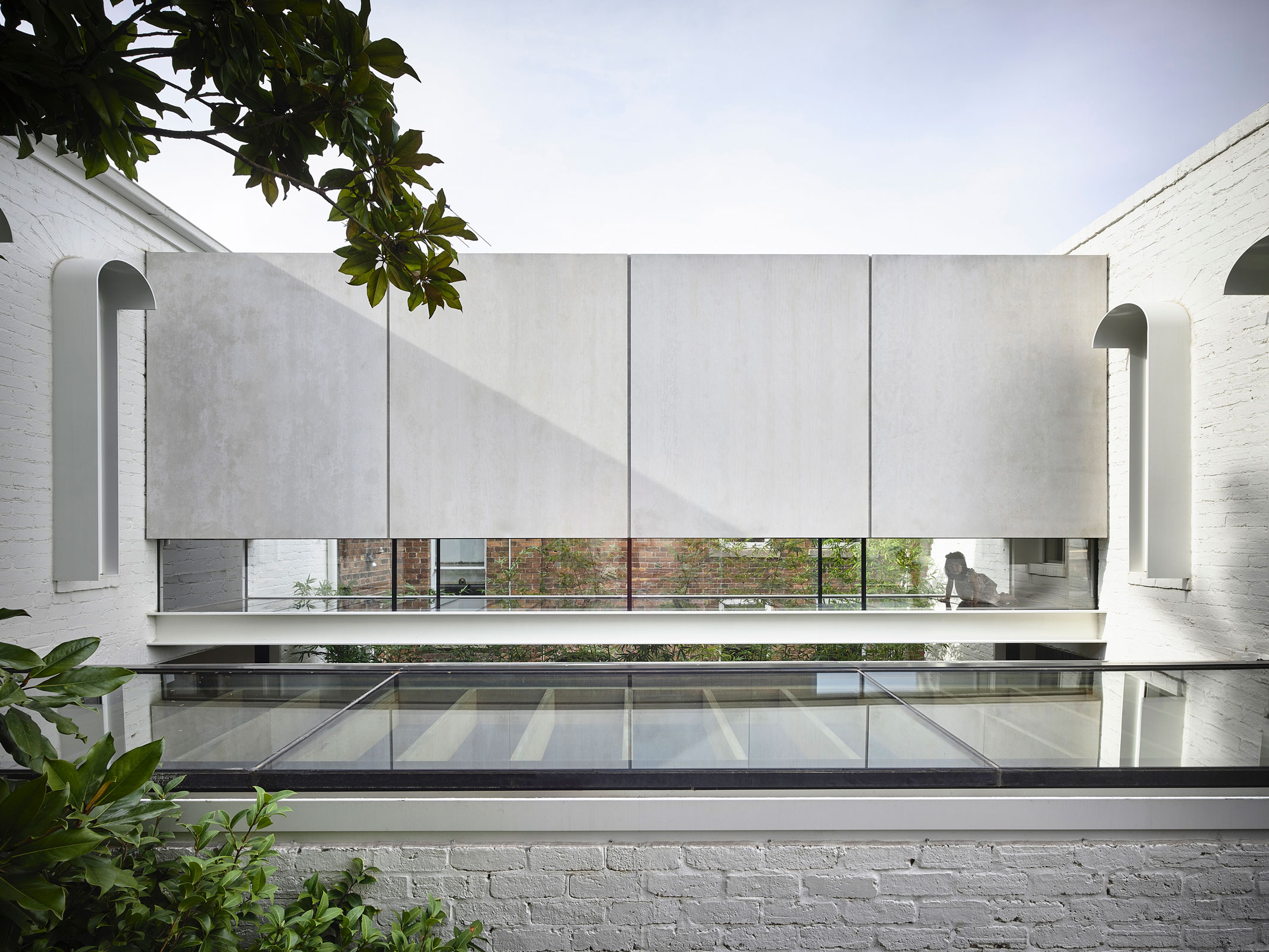 Fitzroy Bridge House by Matt Gibson Architecture + Design - Video ...