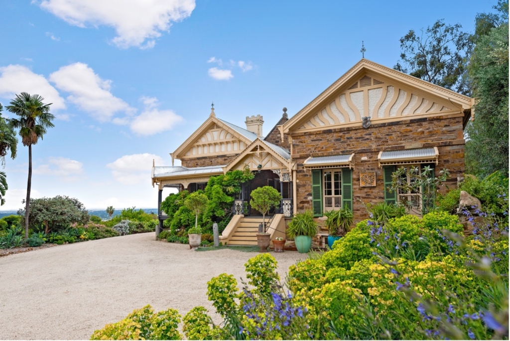 Woodley House by Ian Traill Architects - Project Feature - The Local ...