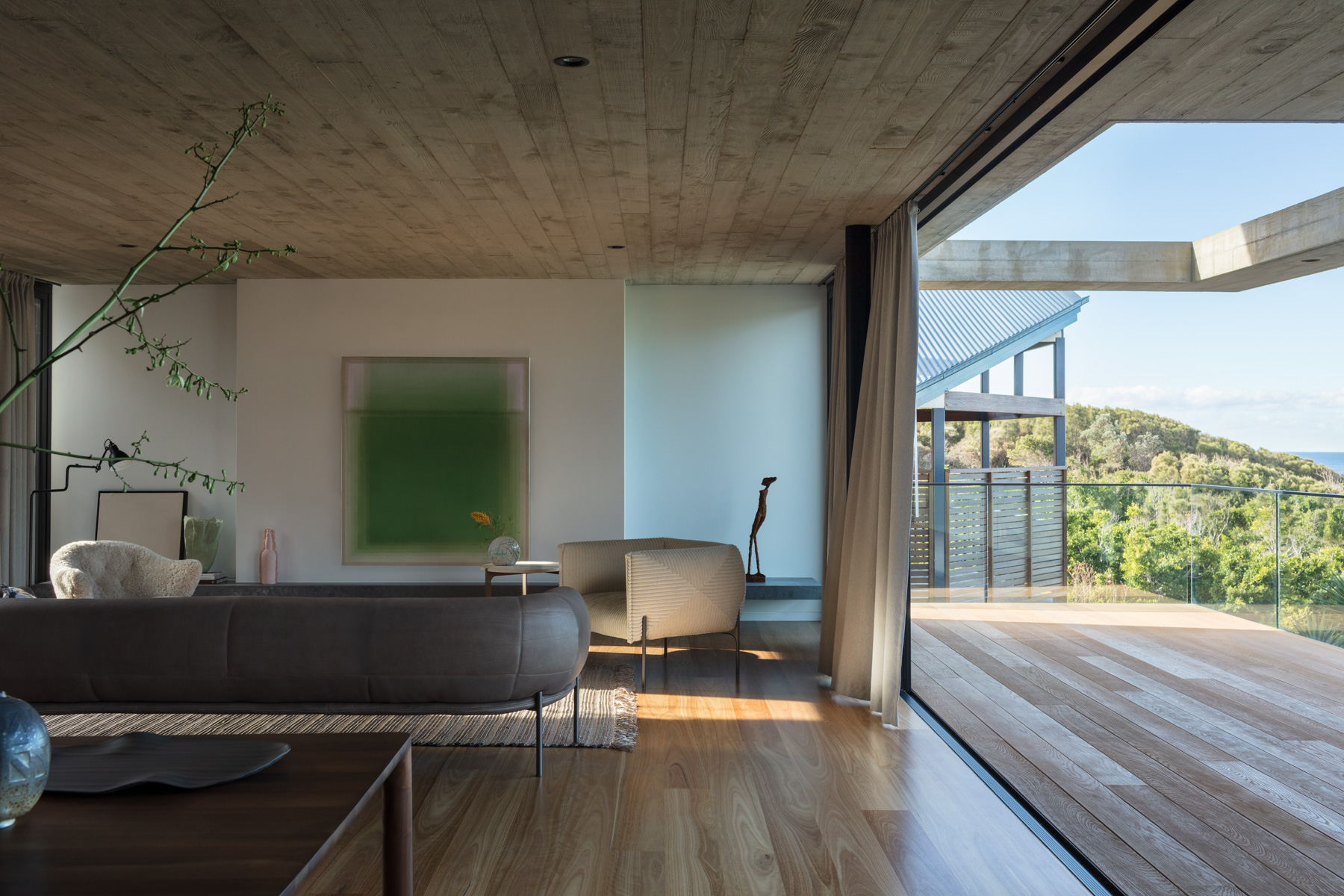 Grandview House by Ian Bennett Design Studio - Video Feature - The ...