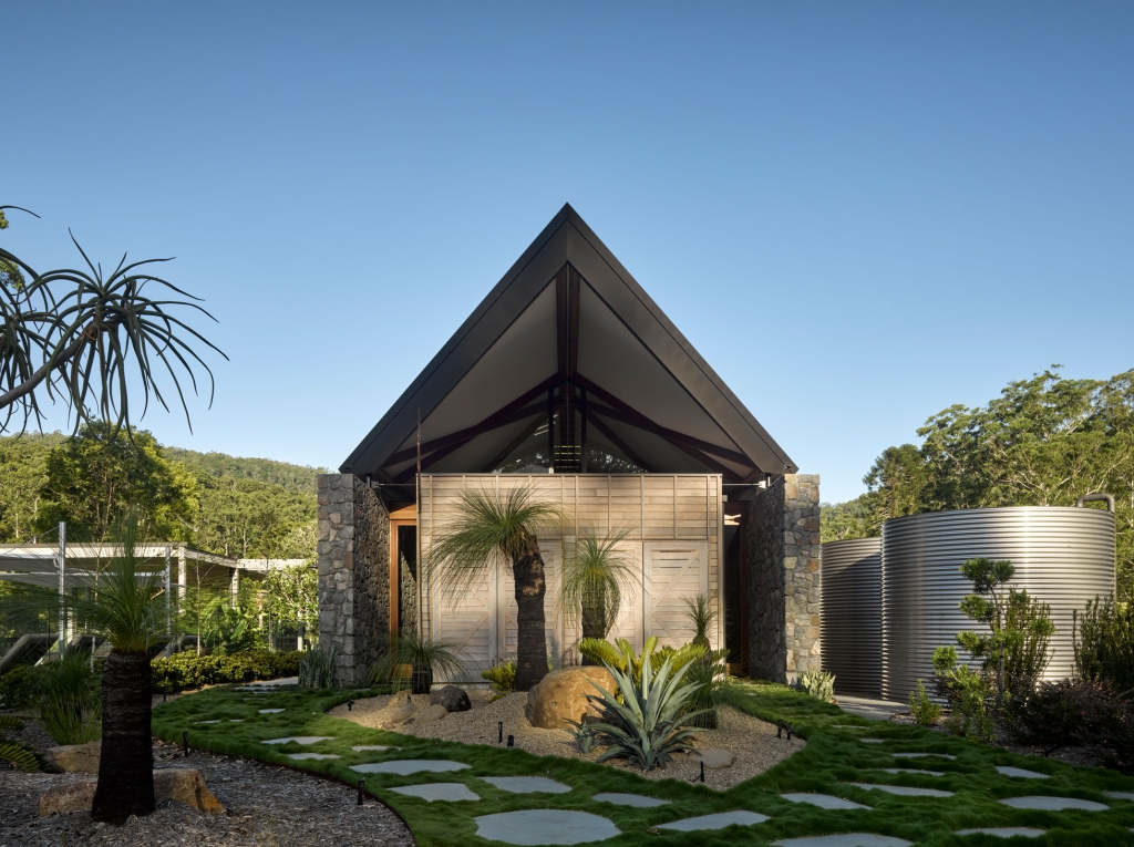 Axis House by Michael Bremner and Linda Habak Design - Project Feature ...