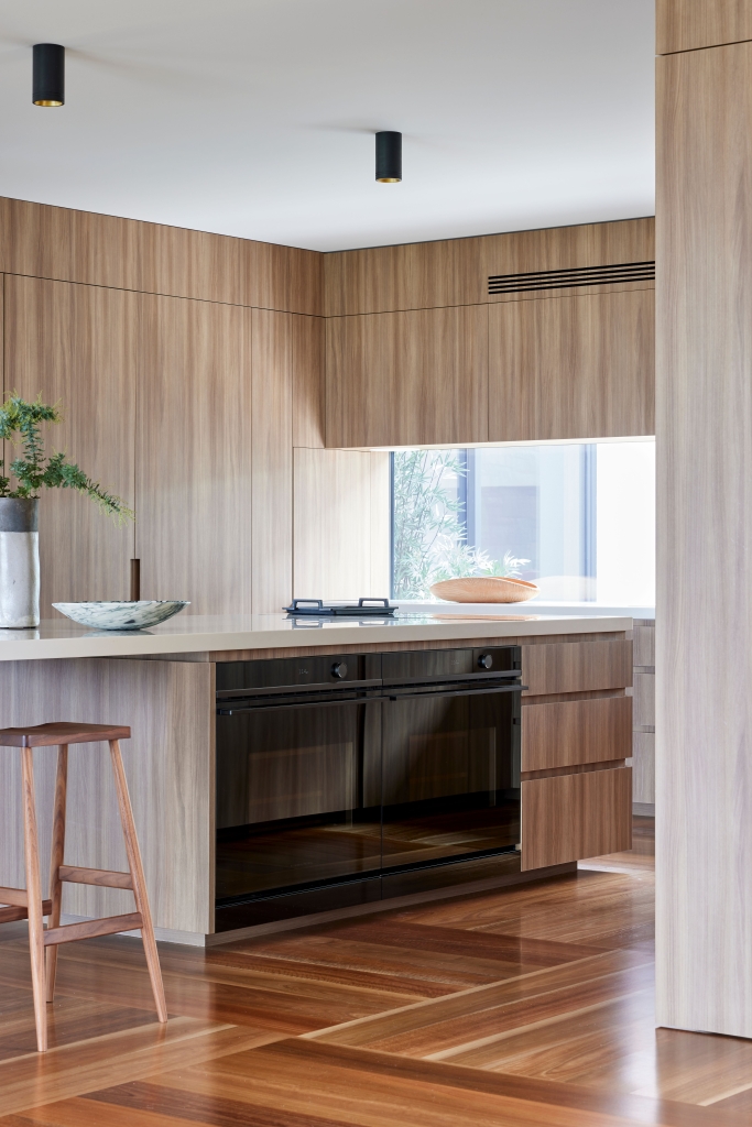 Modern Farmhouse Luxury – Wallaroo Residence by DNA Architects - Video ...