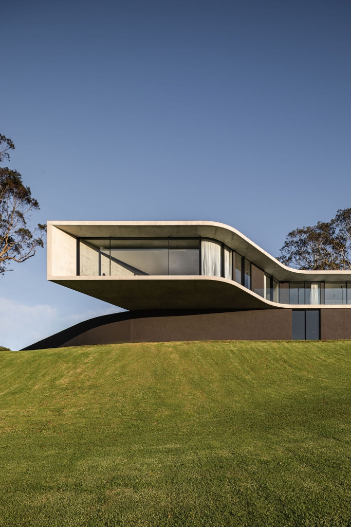 Cliffhanger by Joe Adsett Architects - Video Feature - The Local Project