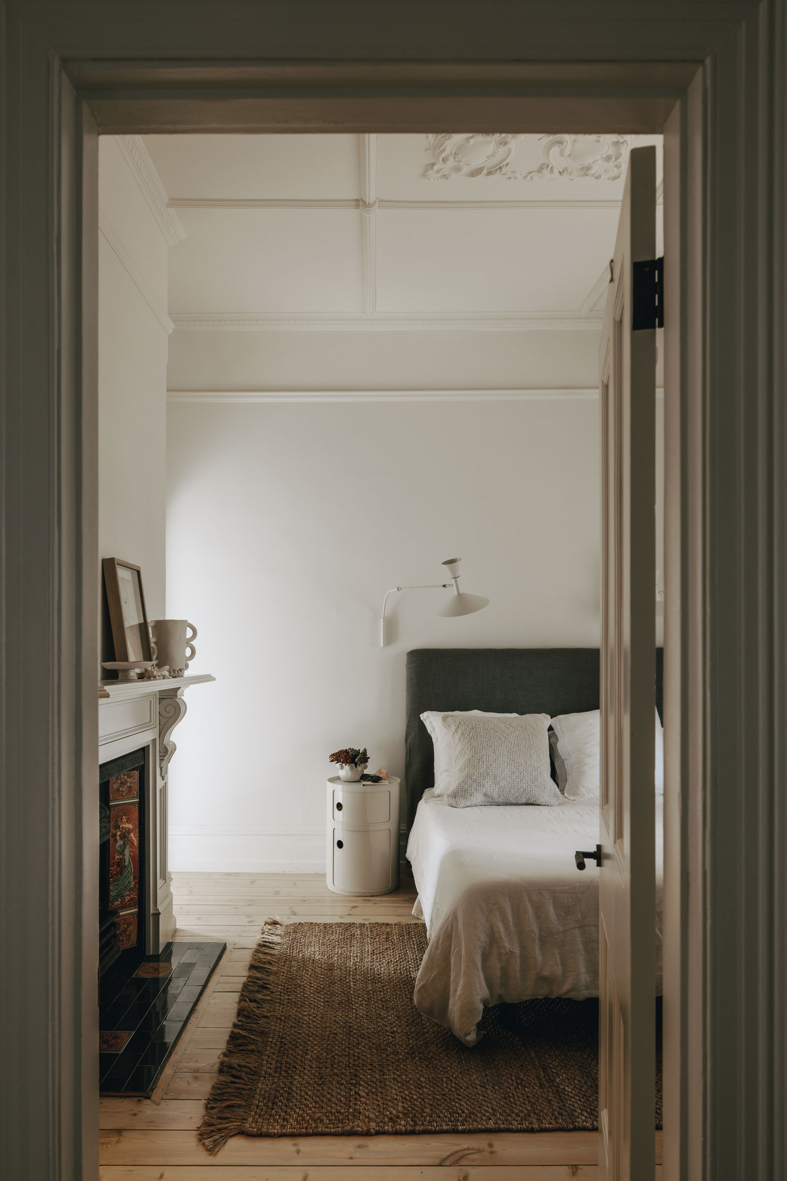 Heathpool Residence by Proske Architects and Georgie Shepherd Interior ...