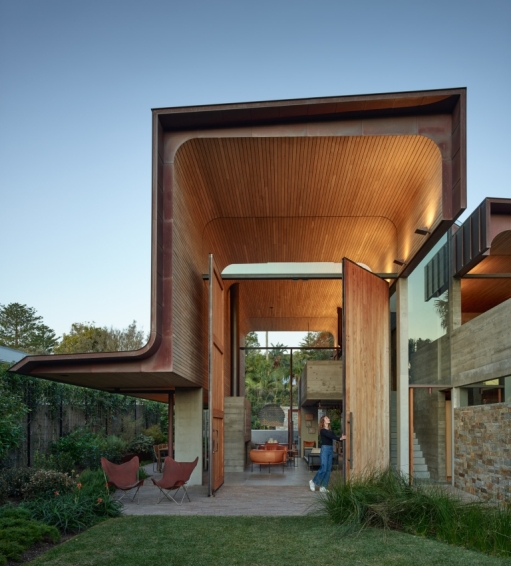 Experimentation of Solidity – Backdune House by Peter Stutchbury ...