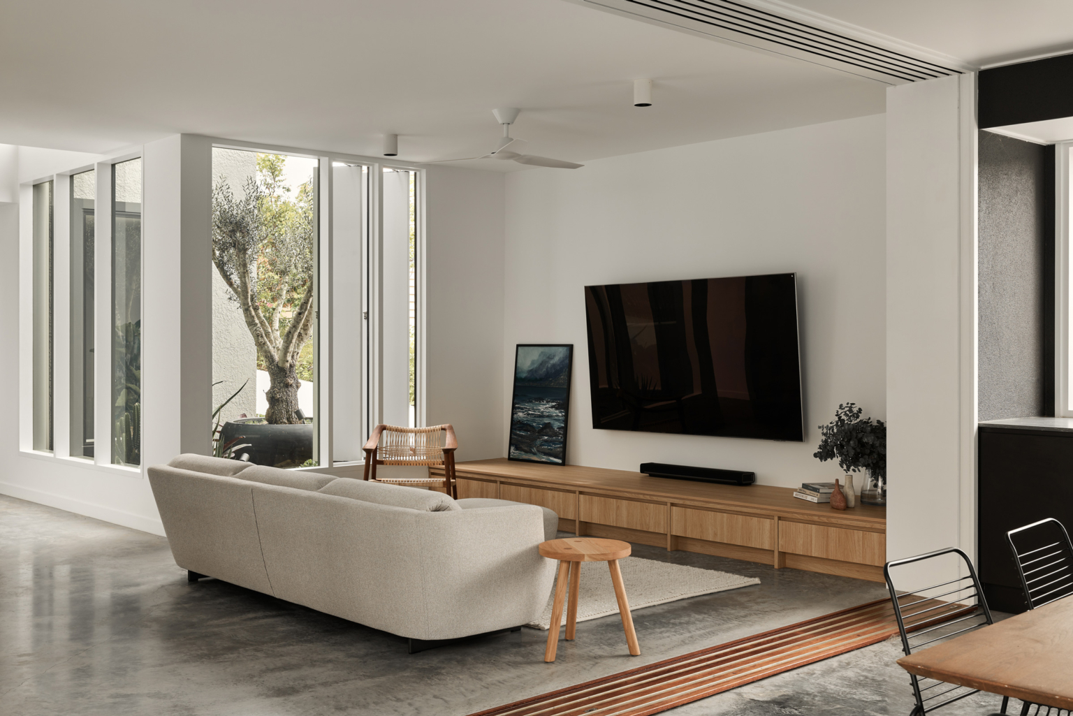 Bardon Gully House by Myers Ellyett - Project Feature - The Local Project