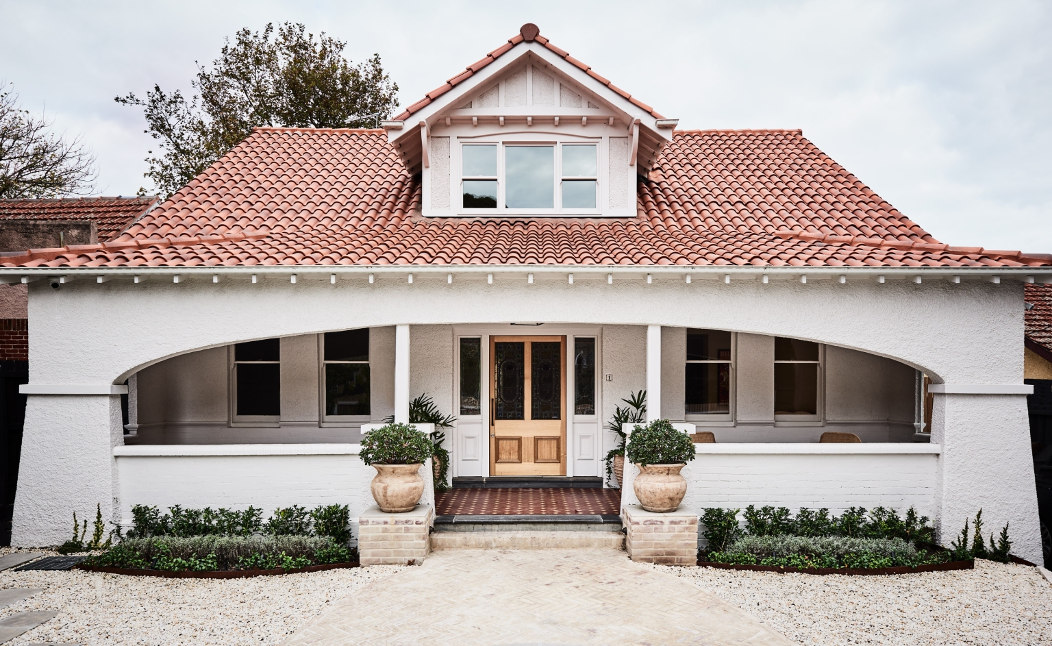 Elwood Residence by Lucy Bowen Design and Lisa Buxton Interiors ...