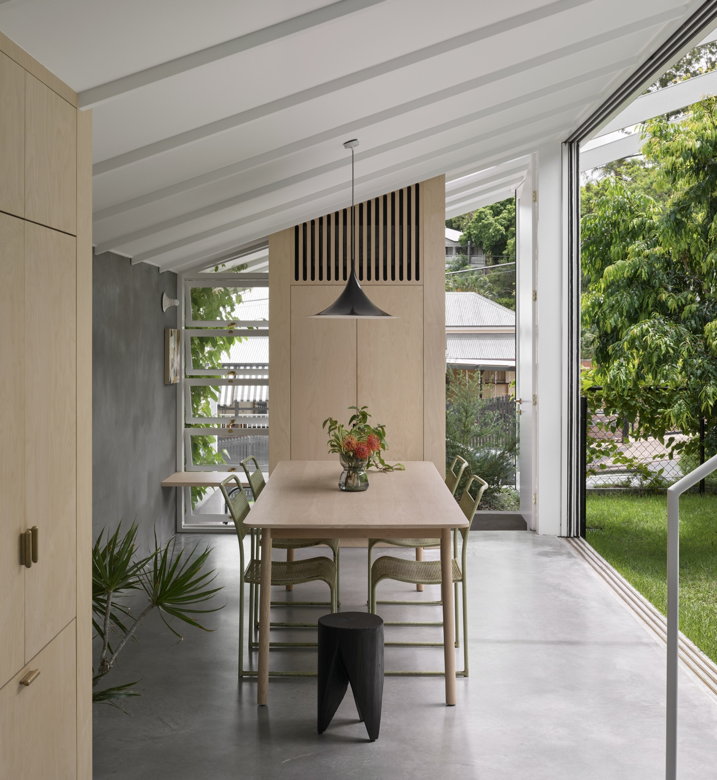 Cascade House by John Ellway - Video Feature - The Local Project