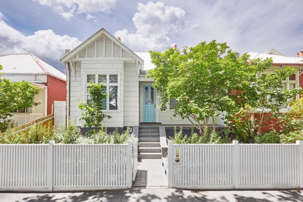 Third Generation House by MRTN Architects - Project Feature - The Local ...