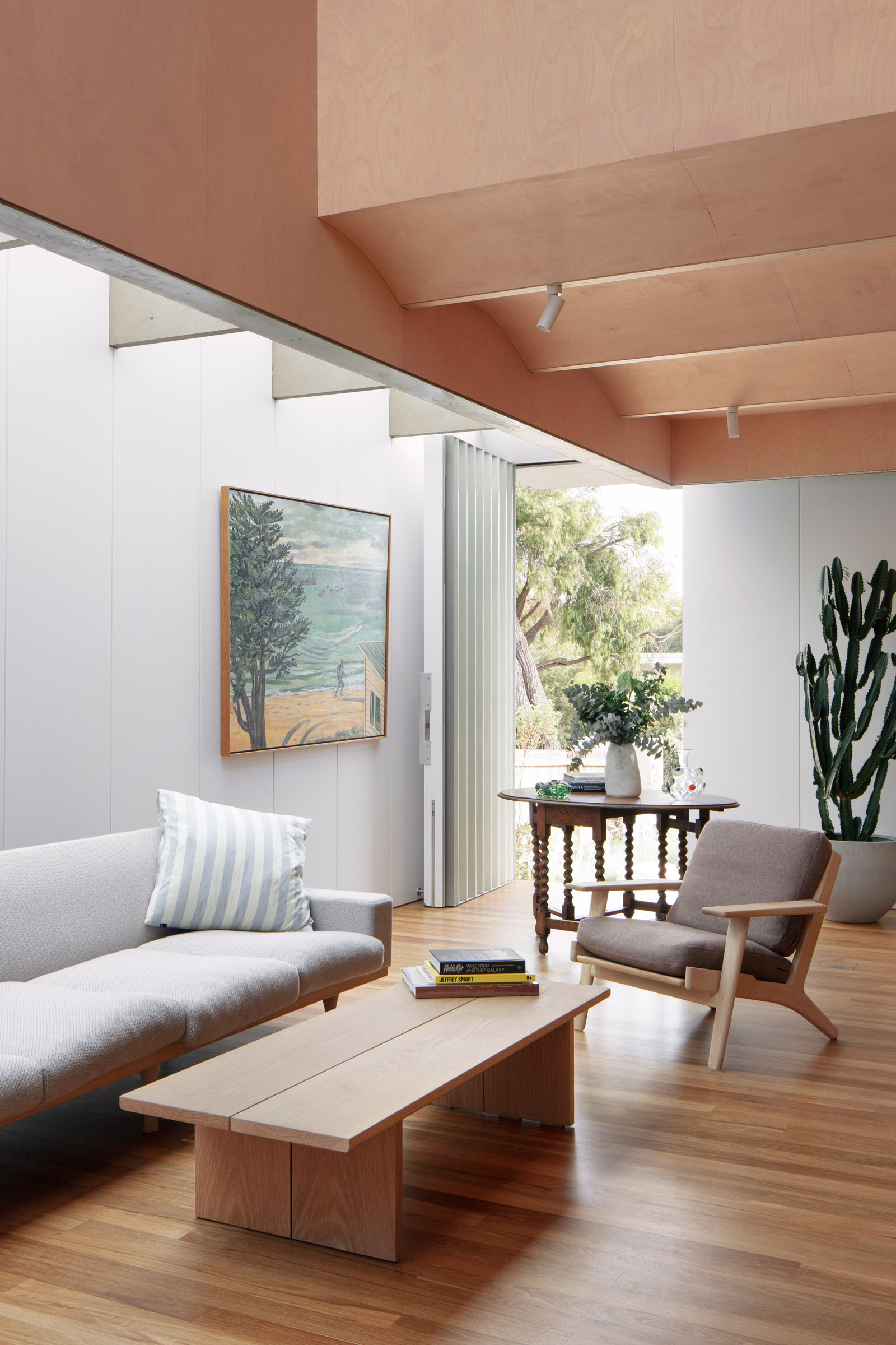 Office Mi–Ji - The Local Project