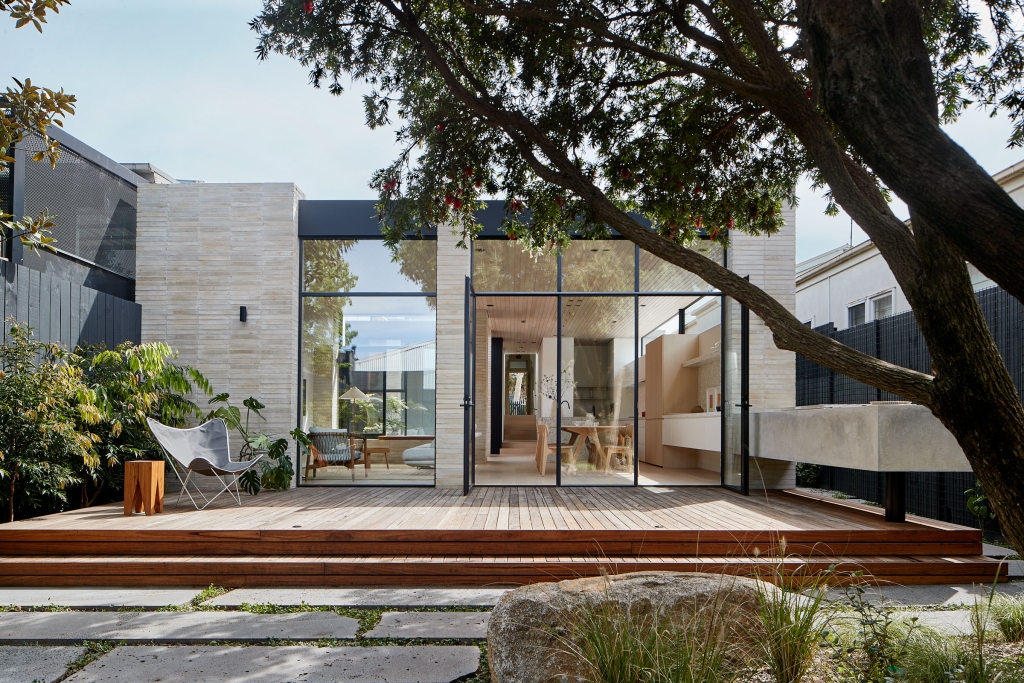 Clifton Hill Courtyard House by Eliza Blair Architecture and Studio mkn ...