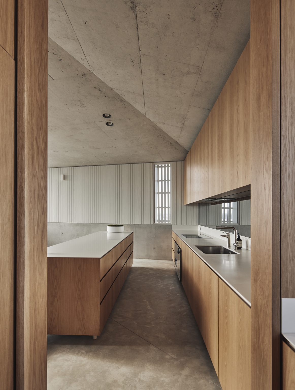 Shiplap House by Chenchow Little - Issue 11 Feature - The Local Project