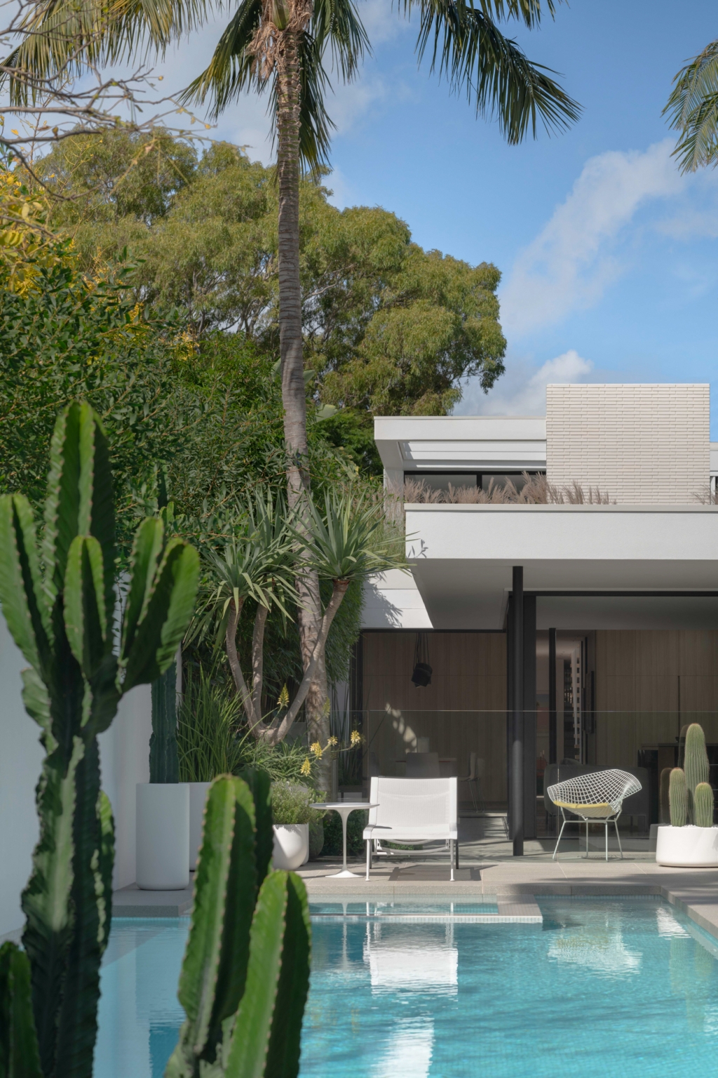 Sheats-Goldstein Residence by John Lautner and James Goldstein - Video ...