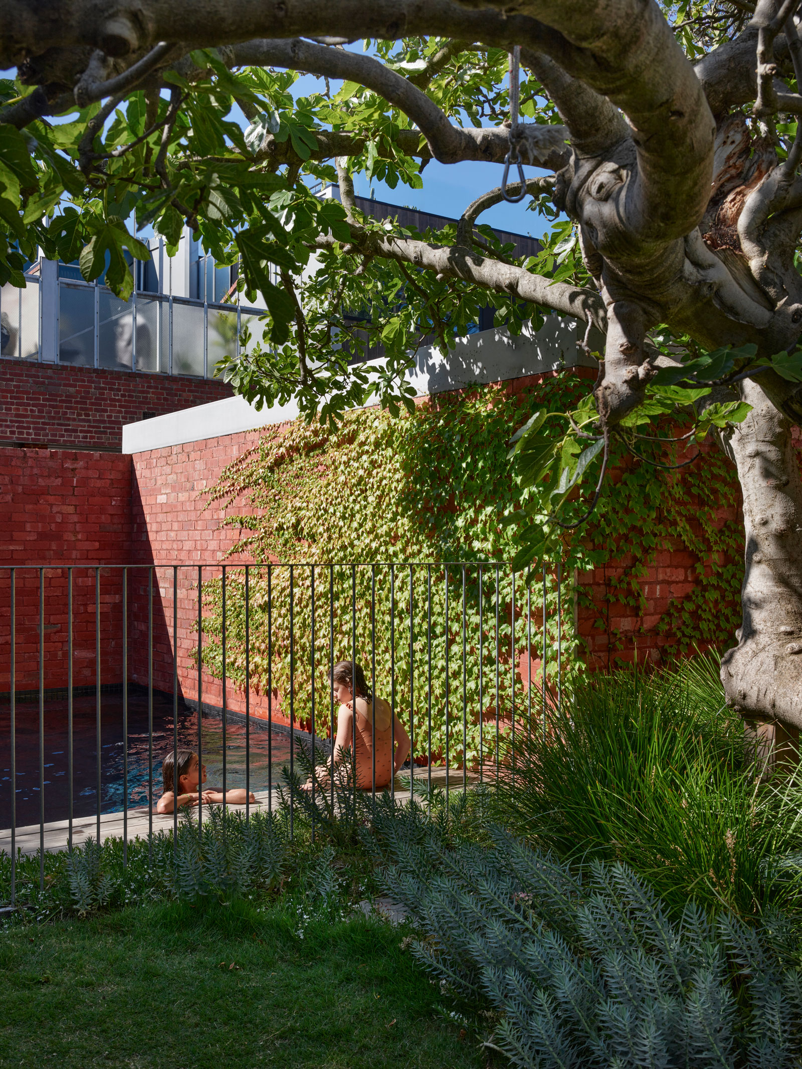 House on a Lane by Rob Kennon Architects - Project Feature - The Local ...