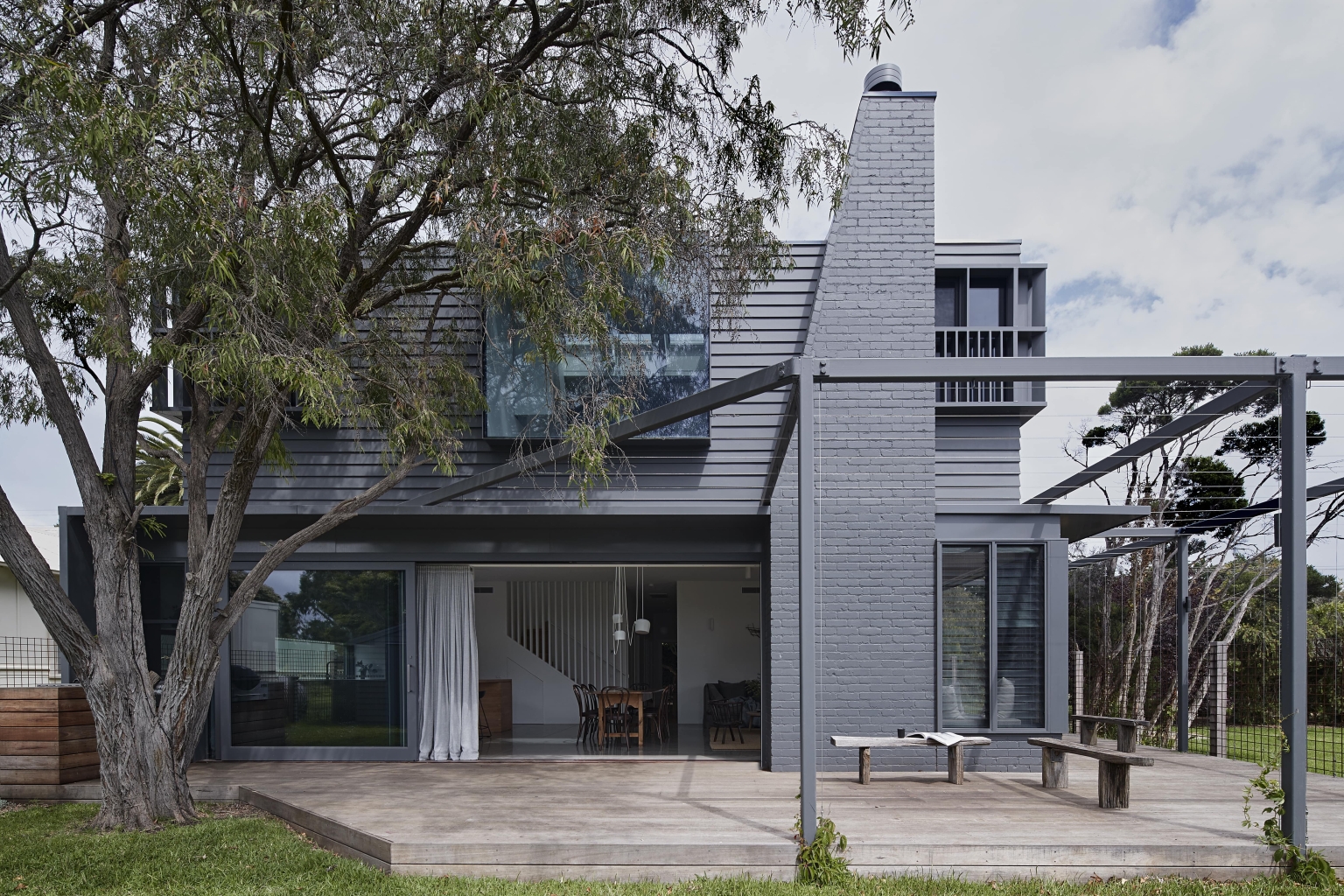 Flinders Beach House by NOXON Architecture - Project Feature - The ...