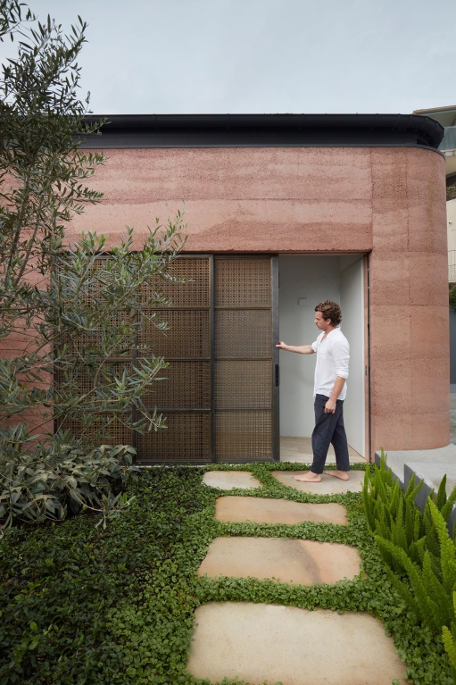 Earth-Ship by Luigi Rosselli Architects and Alwill Interiors - Project ...