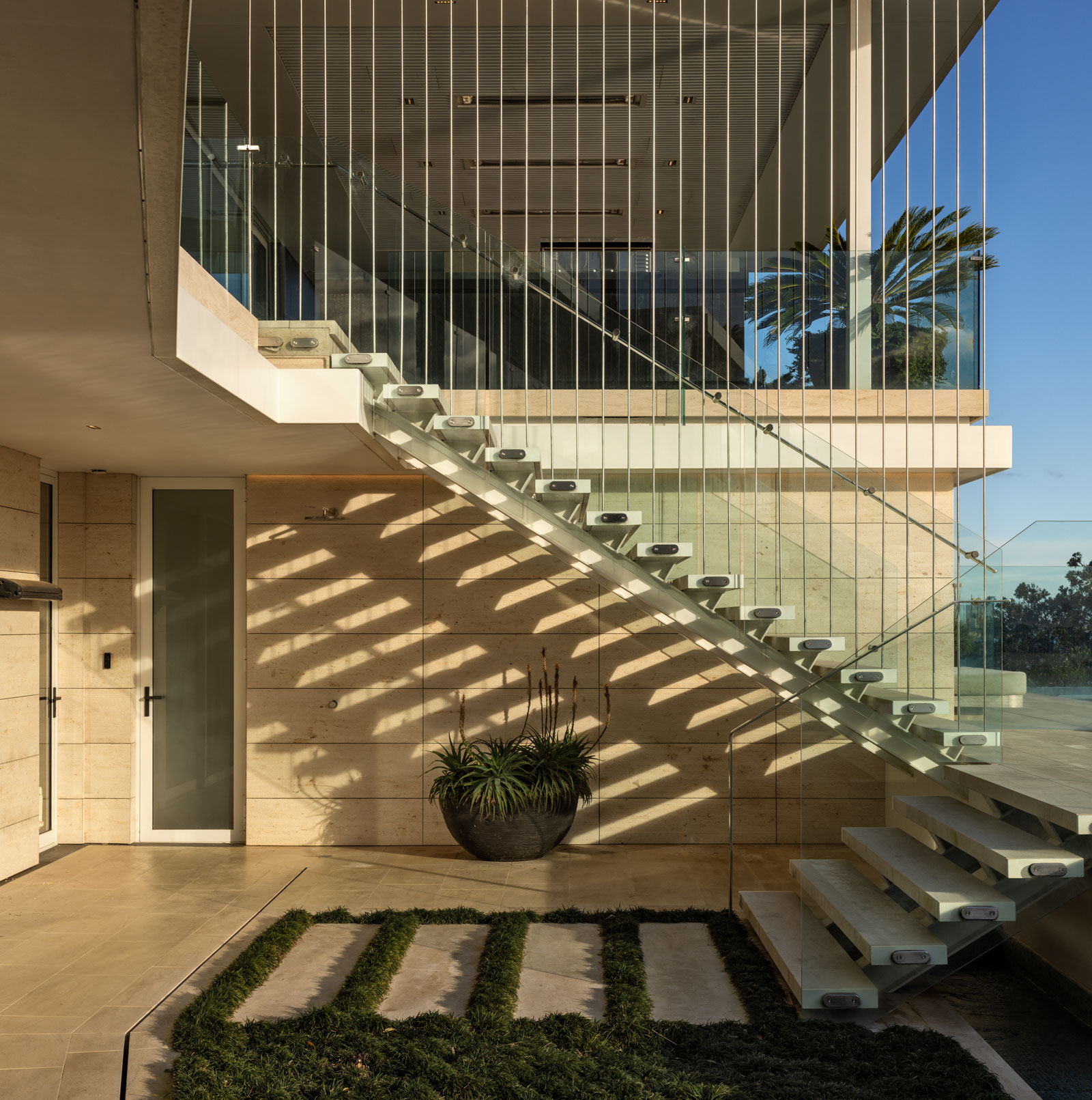 The Rise by Sumich Chaplin Architects and Charlotte Sumich Interiors ...