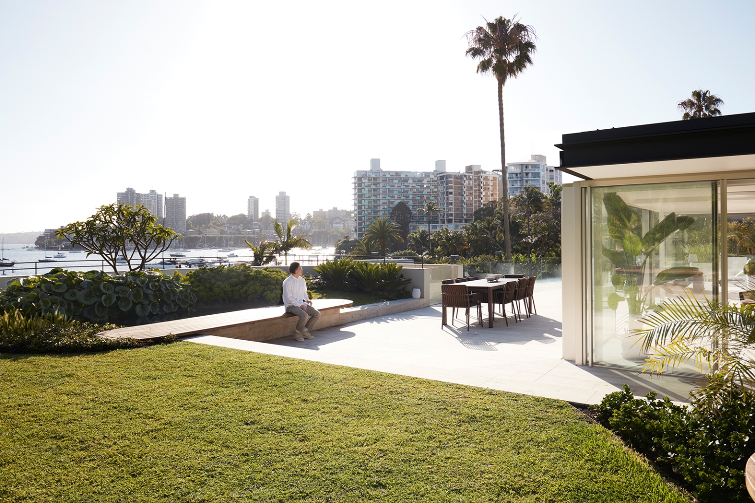 Upper Deck by Luigi Rosselli Architects and Alwill Interiors - Project ...