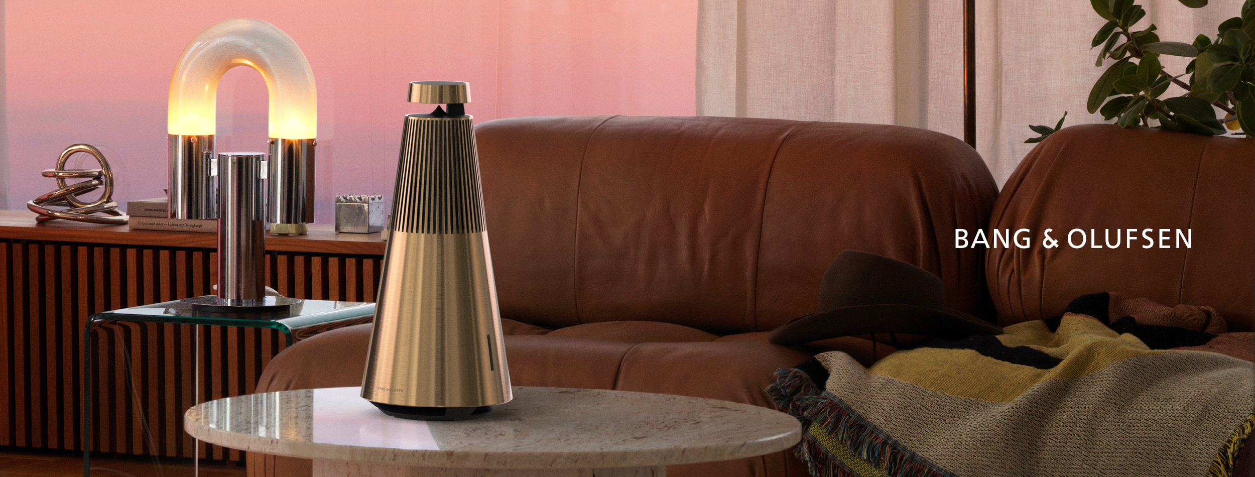 Bridgehampton Beach House by Steven Harris Architects and Rees Roberts ...