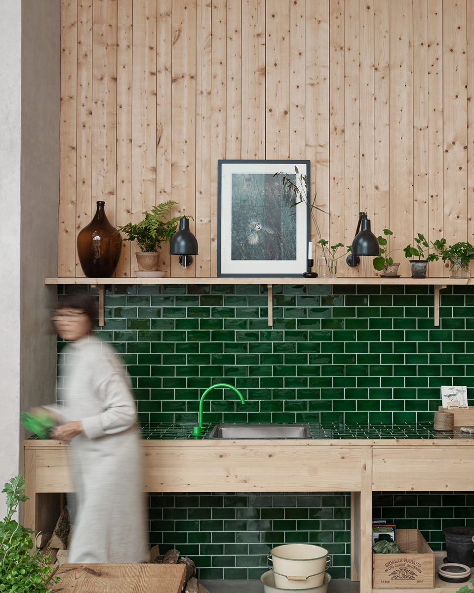 House for BEES by Downie North and Seasonal Scout - Project Feature ...