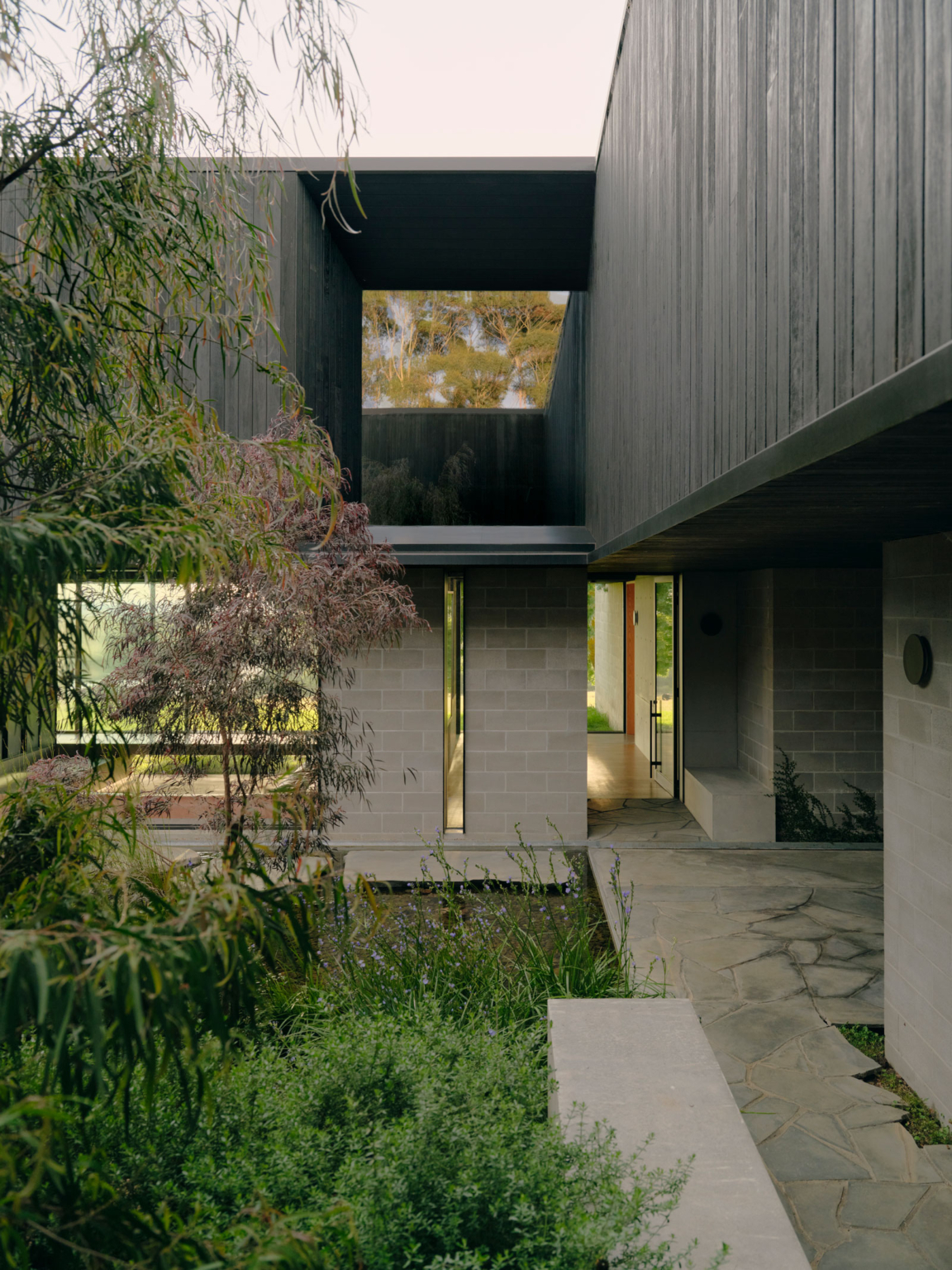 Merricks Farmhouse by Michael Lumby Architecture with Nielsen Jenkins ...