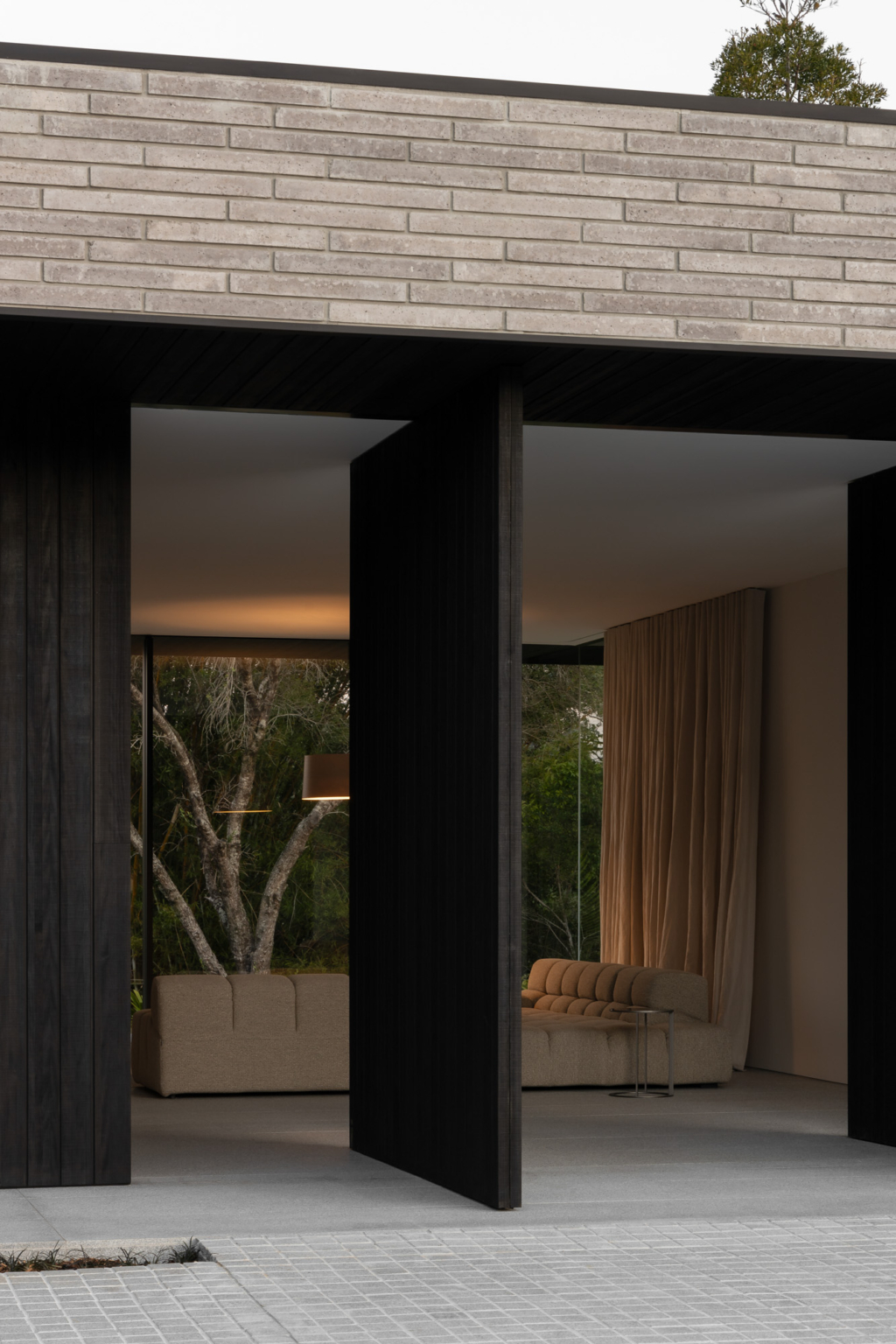 Oceanic House by OGE Group Architects and Kate Cooper Interiors ...