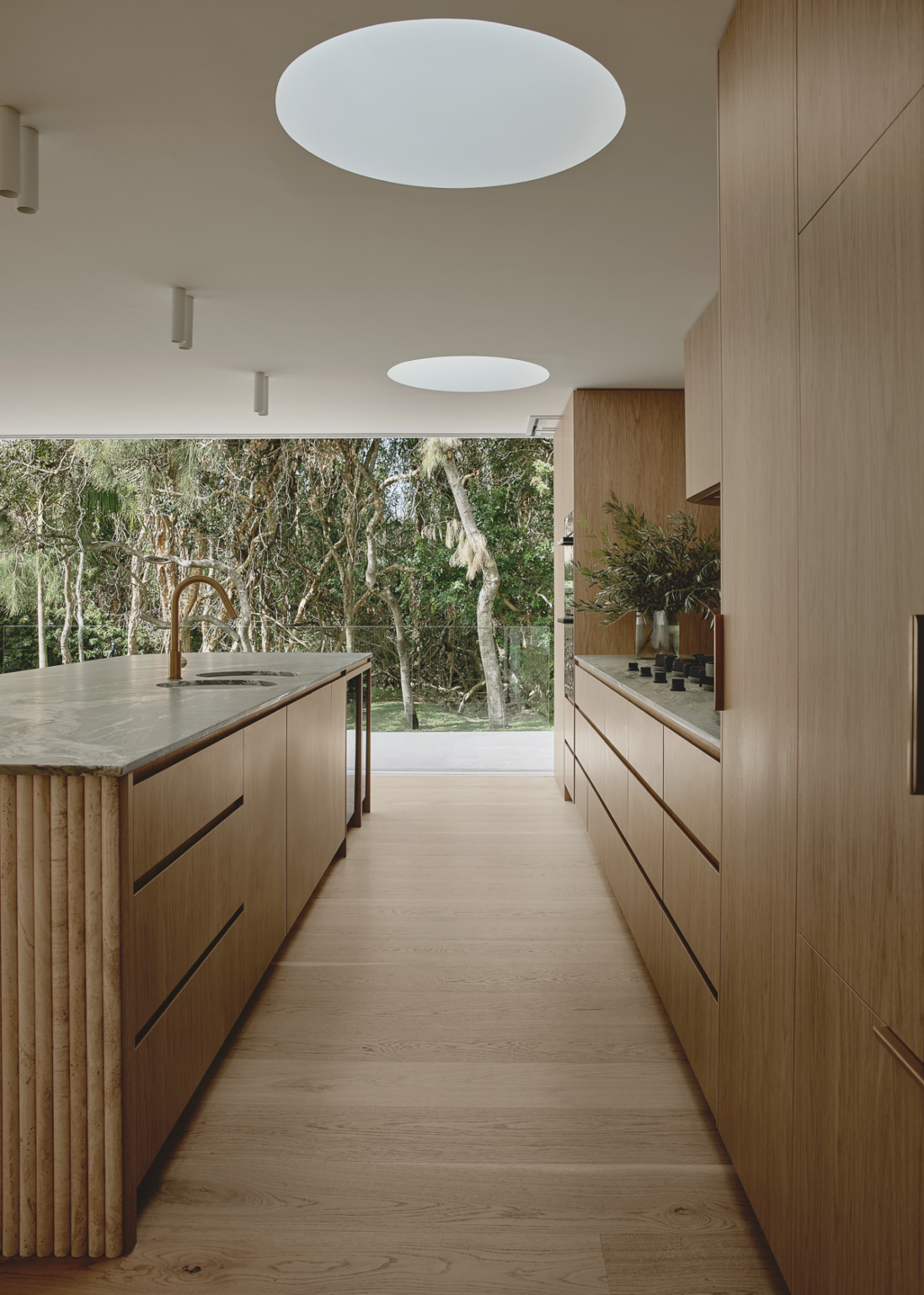 Oceanic House by OGE Group Architects and Kate Cooper Interiors ...