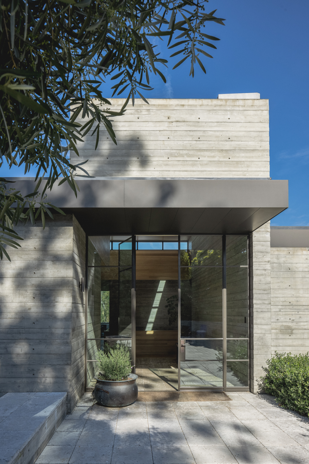 Est Lighting Showroom by Christopher Elliott Design - Video Feature ...